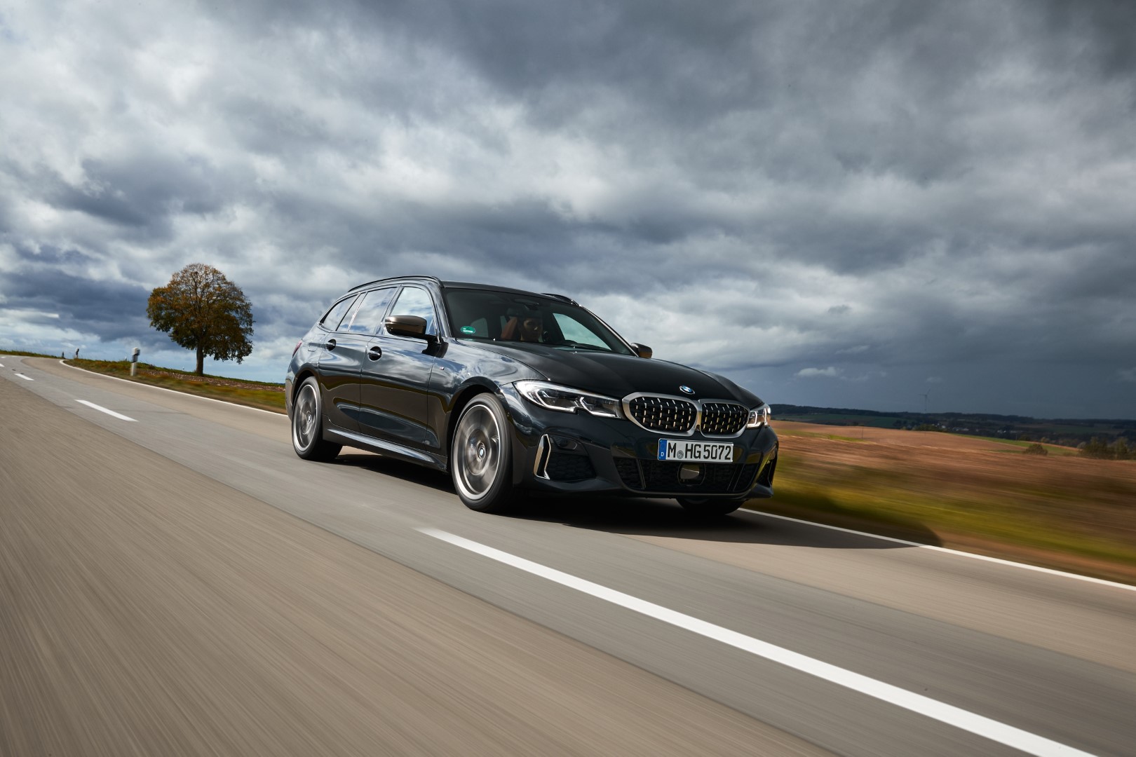 BMW M340d xDrive Sedan a BMW M340d xDrive Touring | Spojení ...
