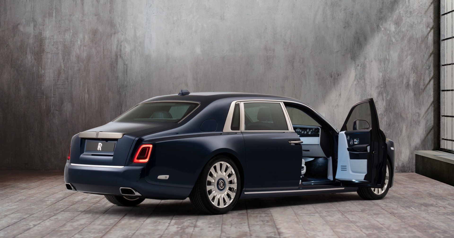 Rolls-Royce Phantom | The Rose Phantom